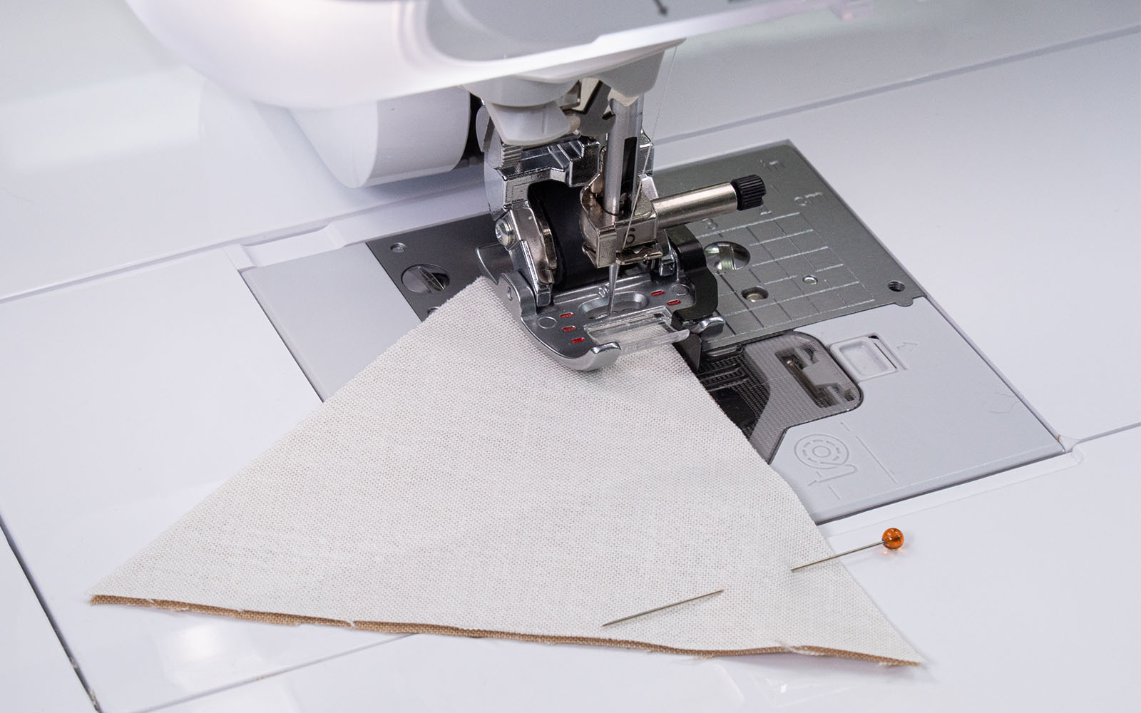 Perfect triangle patchwork | Quilting | Brother