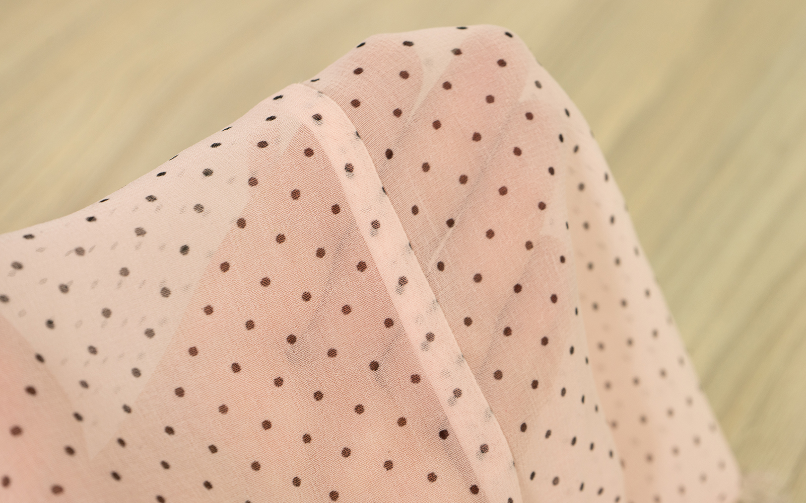 Doorzichtige en transparante stoffen naaien| Brother | Blog